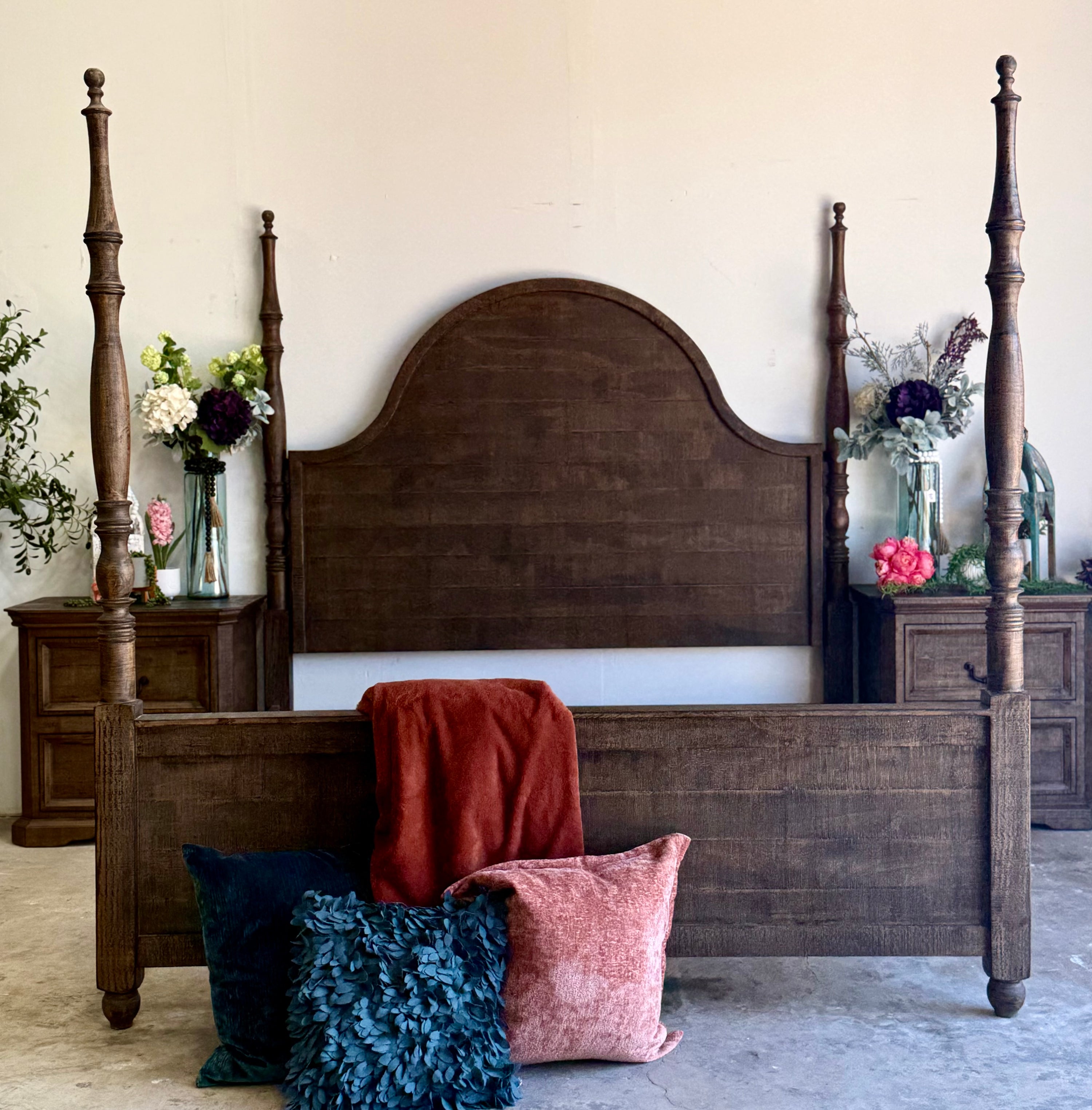 Willow King 4 Poster Bed-Honeywood™ – The Shabby Parlor